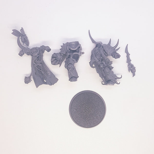Death Guard Plague Marine w/ Power Fist Claw Bits - MiniWar Bits